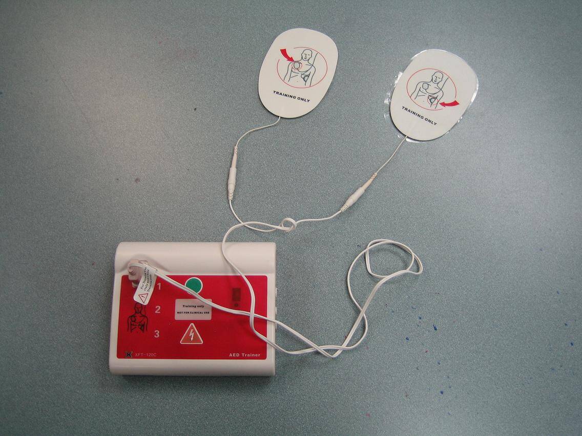 Summerside Police Department receives 1st AED - Edmonton First Aid